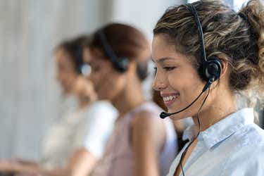 Inbound vs Outbound Call Centers: What's the Difference? - UJET