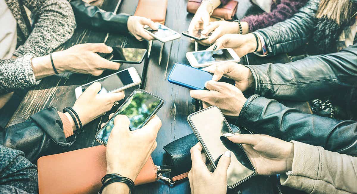 Mobile-Focused Customer Support: Why It’s Important | UJET